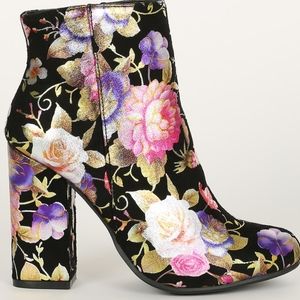 BAMBOO | Shoes | Bamboometallic Floral Accent Chunky Heel Booties ...